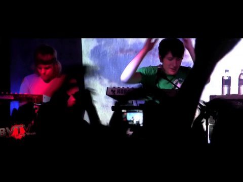 Owl City - "Hello Seattle" Live! HD - YouTube