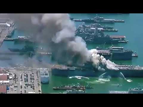 Breaking Fire Breaks Out on Ship at Naval Base in San Diego - YouTube