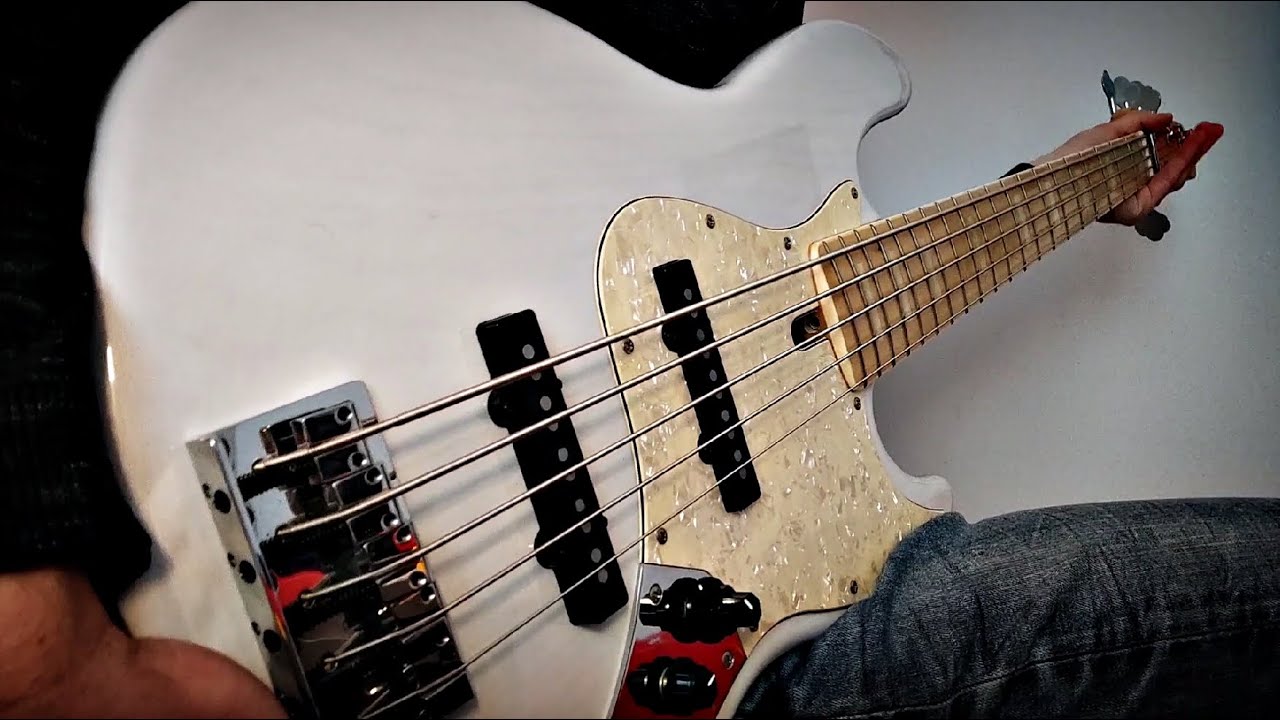 SIRE Marcus Miller V7 5 corde White Blonde - Bass Sound - YouTube