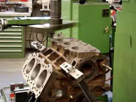 VG30DETT Block Planfräsen - YouTube