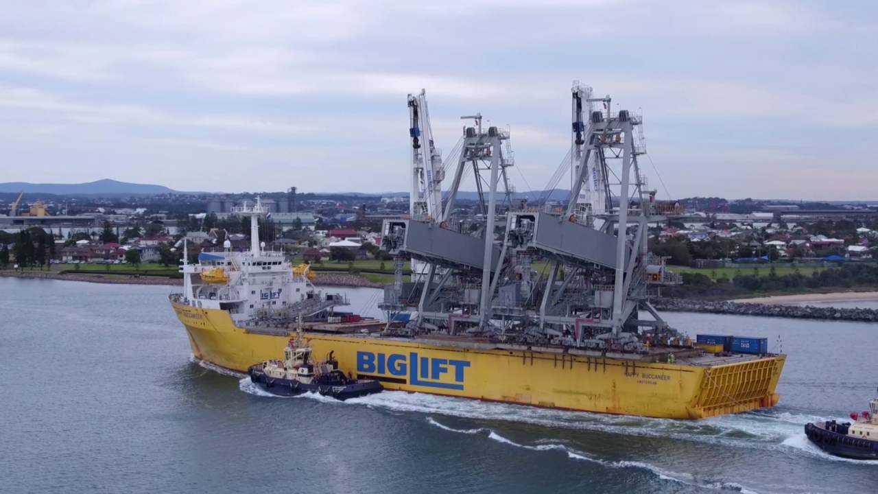 BigLift's Happy Buccaneer arriving in Newcastle NSW - YouTube