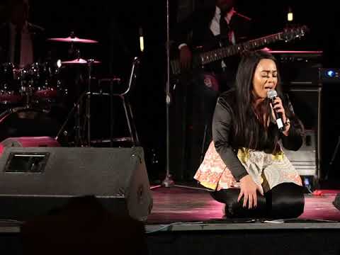 Mahalia Buchanan - Spontaneous Prophetic Worship Experience - YouTube
