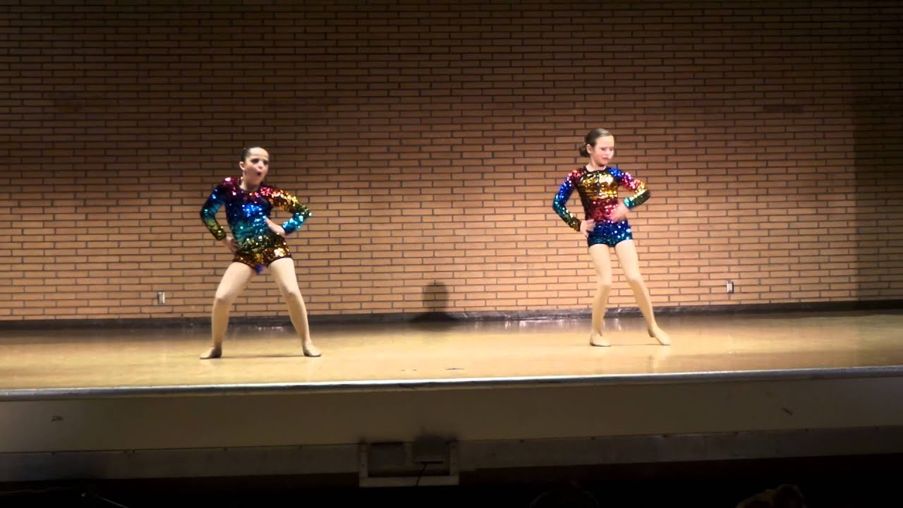 Gonna make you sweat dance routine - YouTube