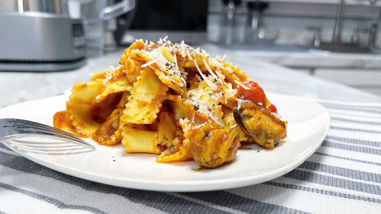 SIMPLE SEAFOOD TOMATO PASTA || MARINARA SAUCE RECIPE #24 - YouTube