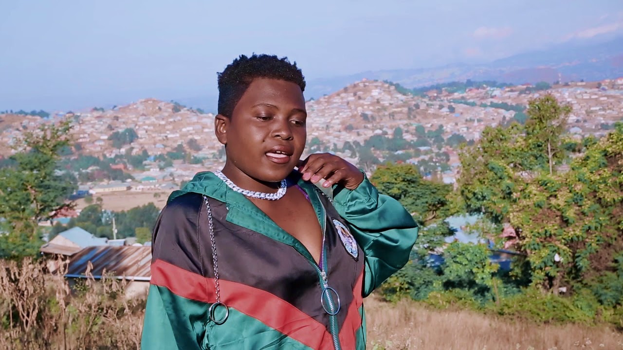 VIVIAN TZ FT BLESS KINYAMBE | BAKI NA MIMI. - YouTube