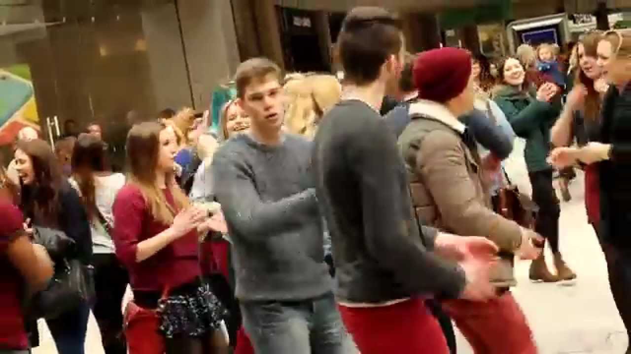 Music student flash mob at Trinity Leeds - YouTube