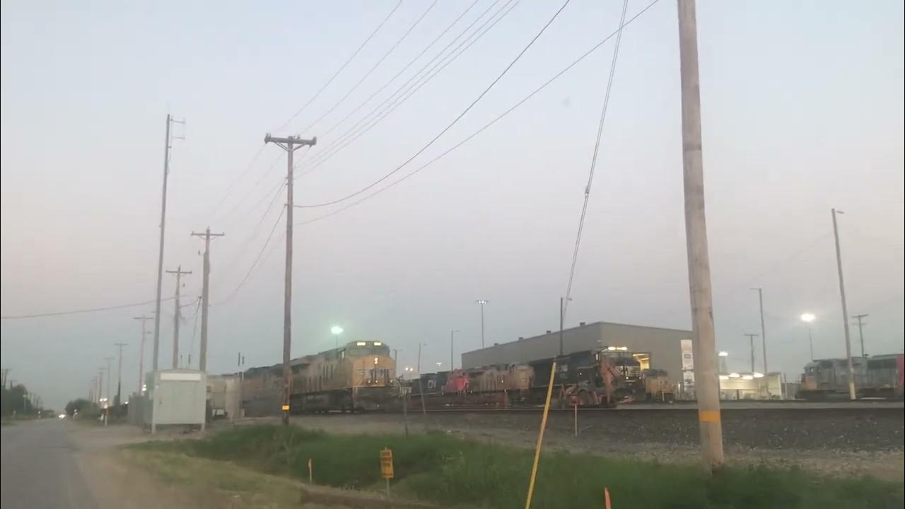 NS 4313 With UP/CN Power Leads Manifest Houston,Tx - YouTube