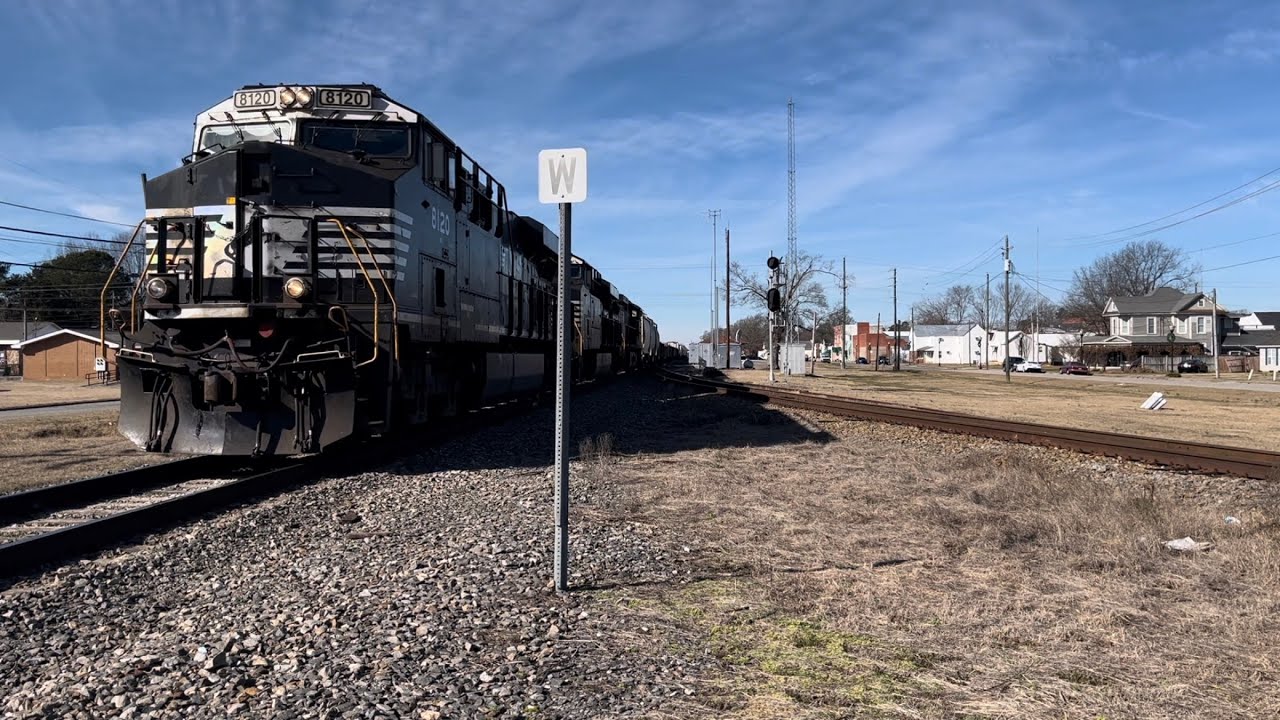 NS 8120 passes through Selma NC - YouTube