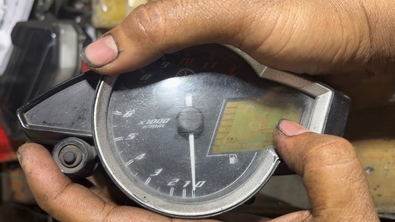 This is how to fix a speedometer that is damaged by exposure to ...