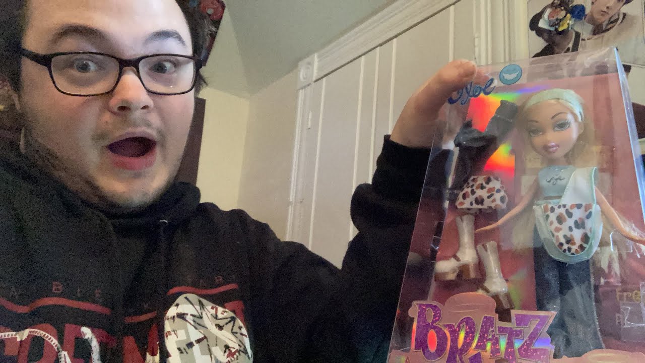 20th Anniversary Bratz Dolls Cloe, Jade, Sasha, Yasmin, And Cameron ...