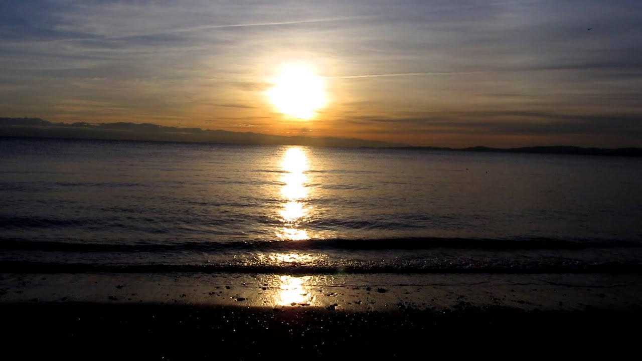 Beautiful Sunset at Clover Point Beach, along Dallas Road, Victoria BC ...