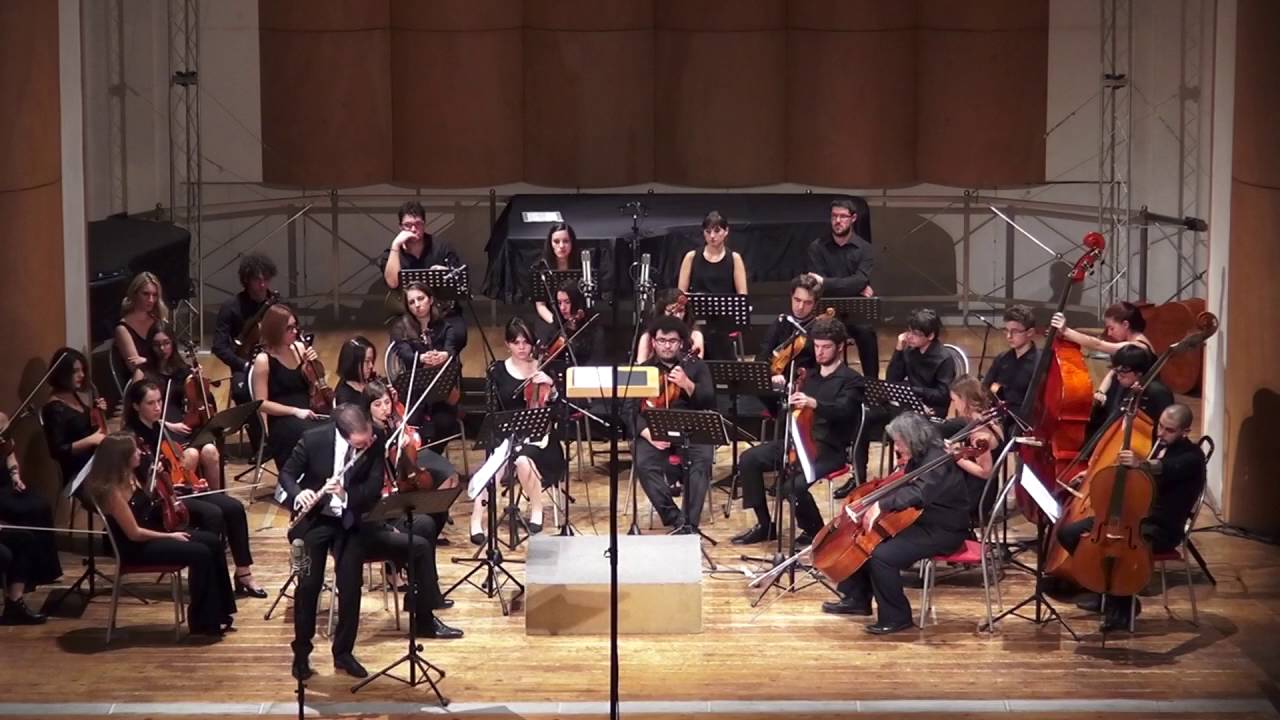 Claude Debussy - Syrinx for solo flute - Paolo Taballione, flute - YouTube