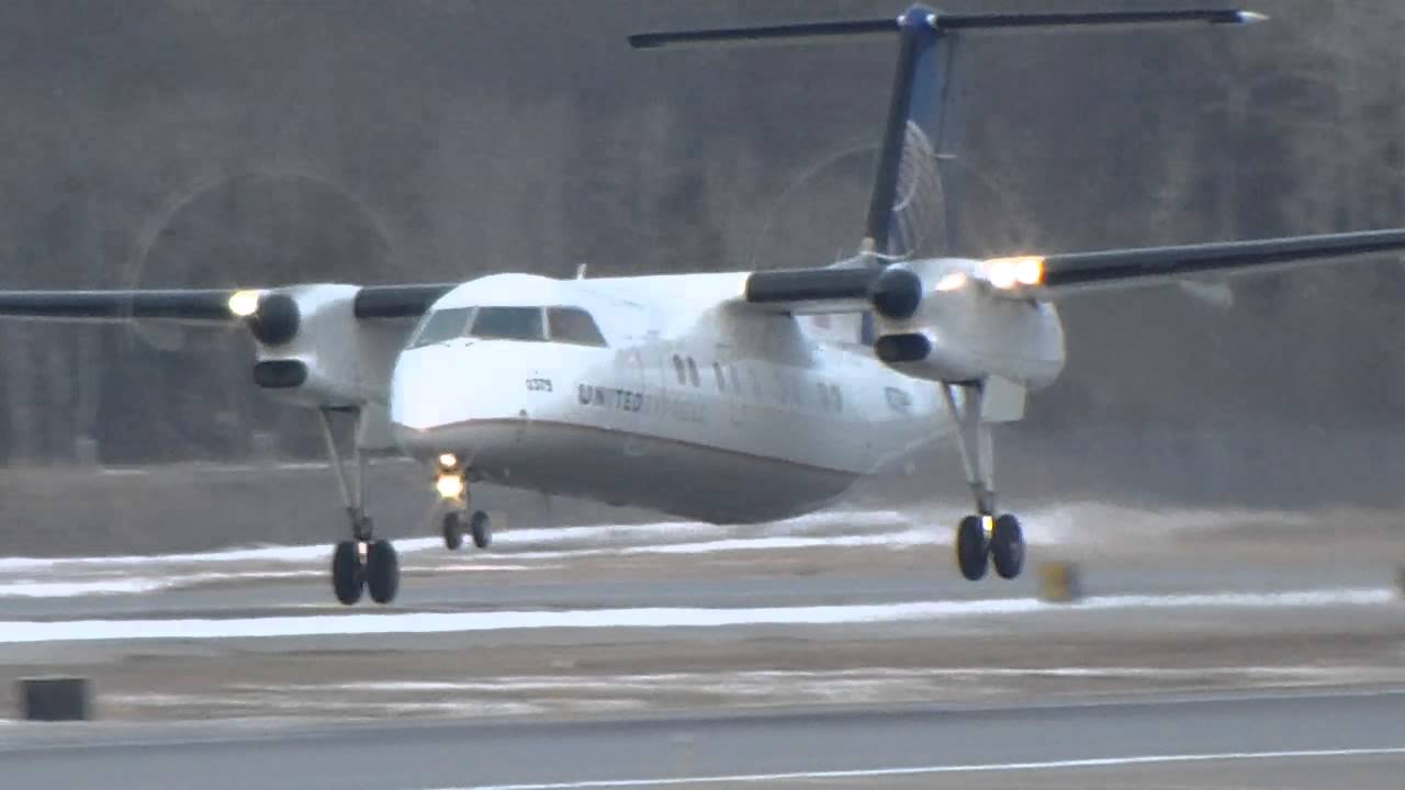 United Express Dash Q-200 N375PH Takeoff [720p HD] - YouTube