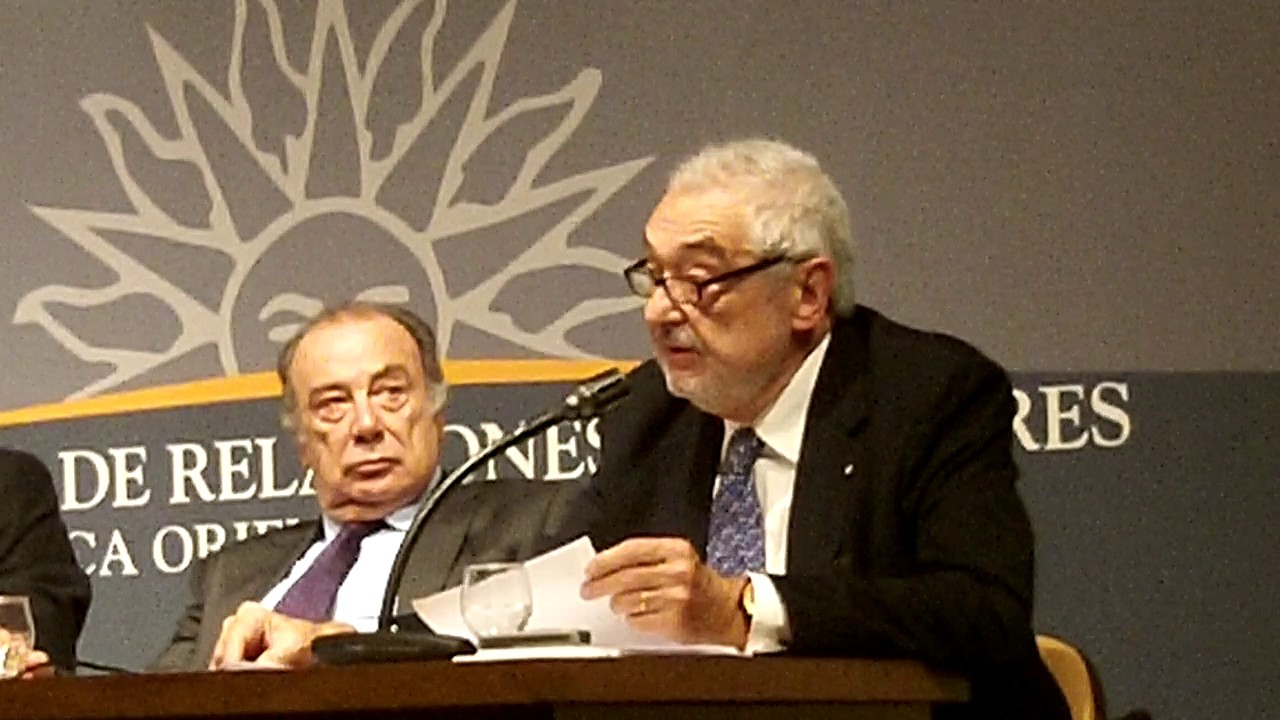 Dr. Julio Ravioli. - YouTube