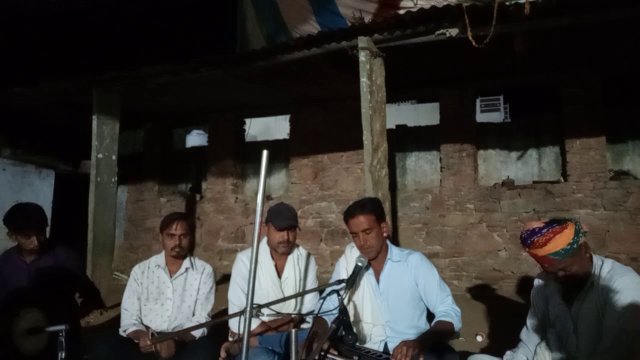 Meera Jove bat bhajan by Pemaram lavadar IN bhadsiya - YouTube