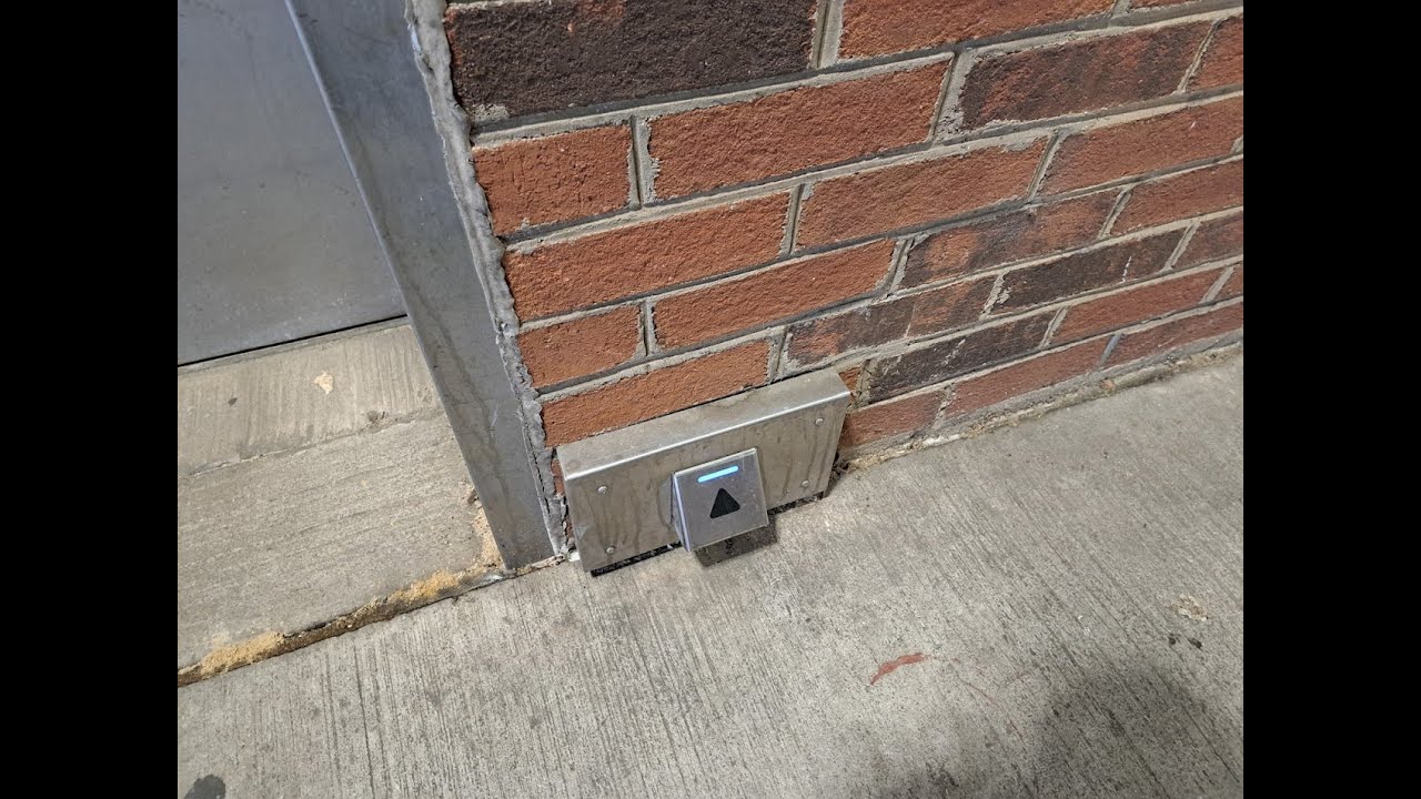 Anderson Harold Hydraulic Elevator in Hampton, VA with foot buttons ...