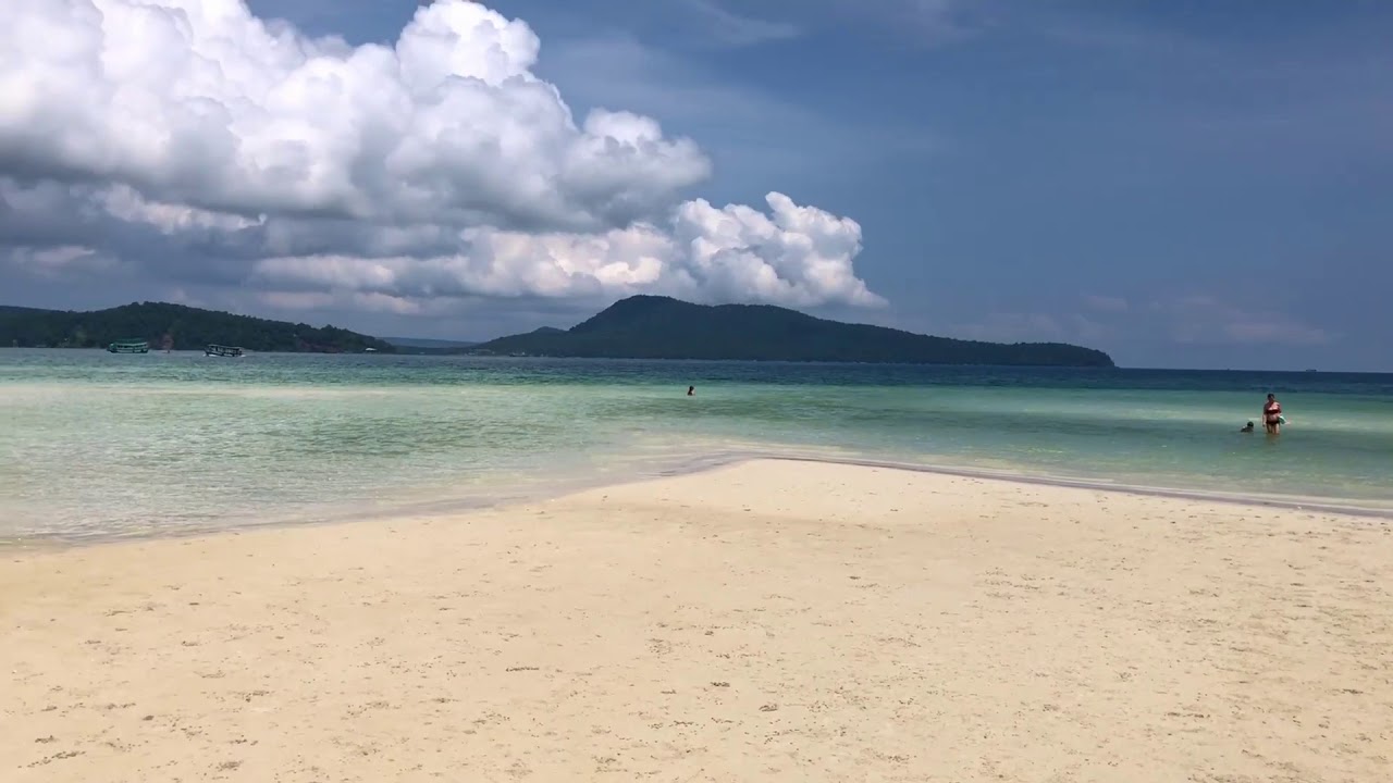 A walk along Saracen Bay, Paradise Pier to Dolphin Bay Resort, Koh Rong ...