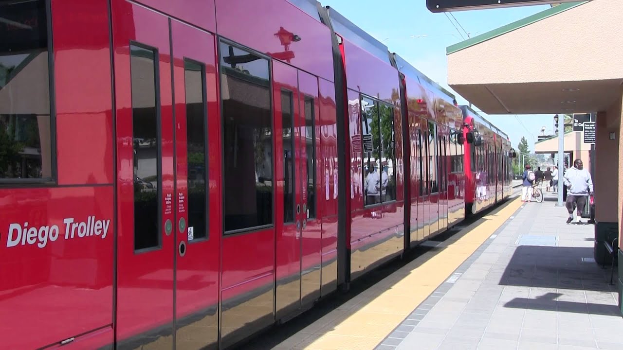 MTS Trolley - Siemens S70 #4040 Orange Line Departing La Mesa Blvd ...