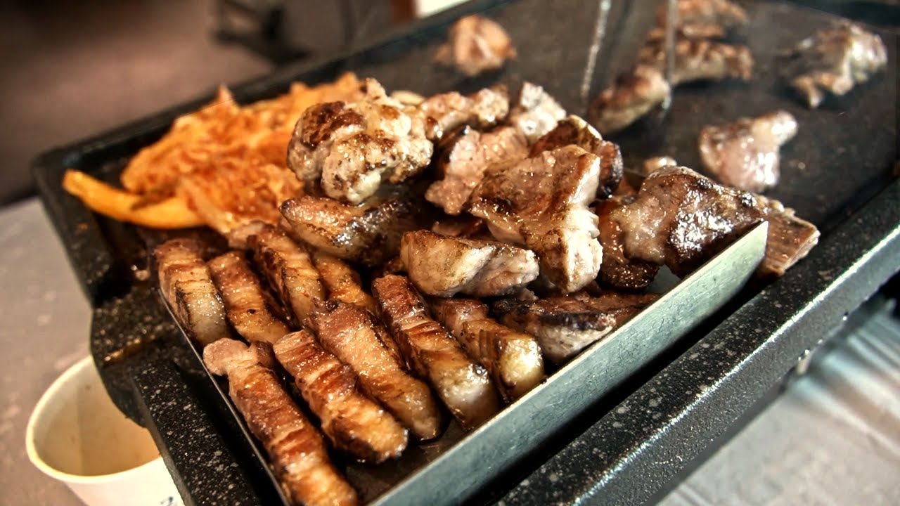 Grilled Pork Belly and Kimchi | Samgyeopsal | Korean Street Food - YouTube