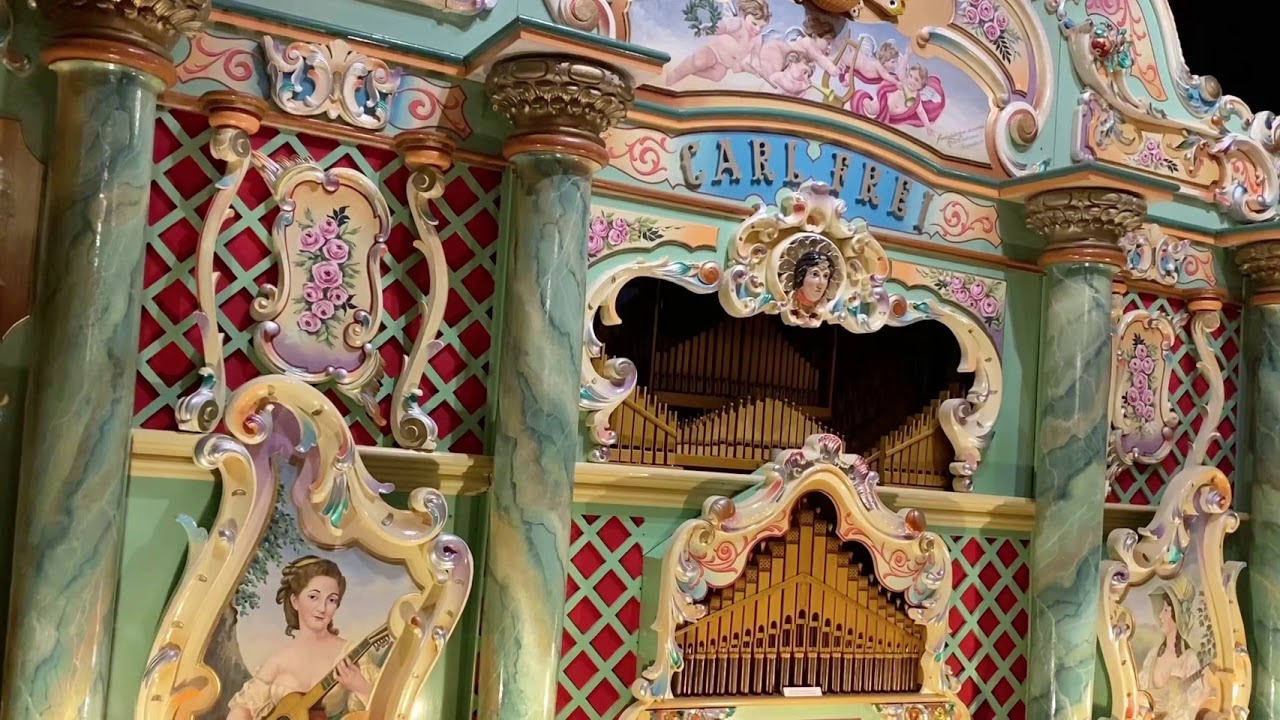 Sinterklaas Liedjes in Museum Speelklok - YouTube