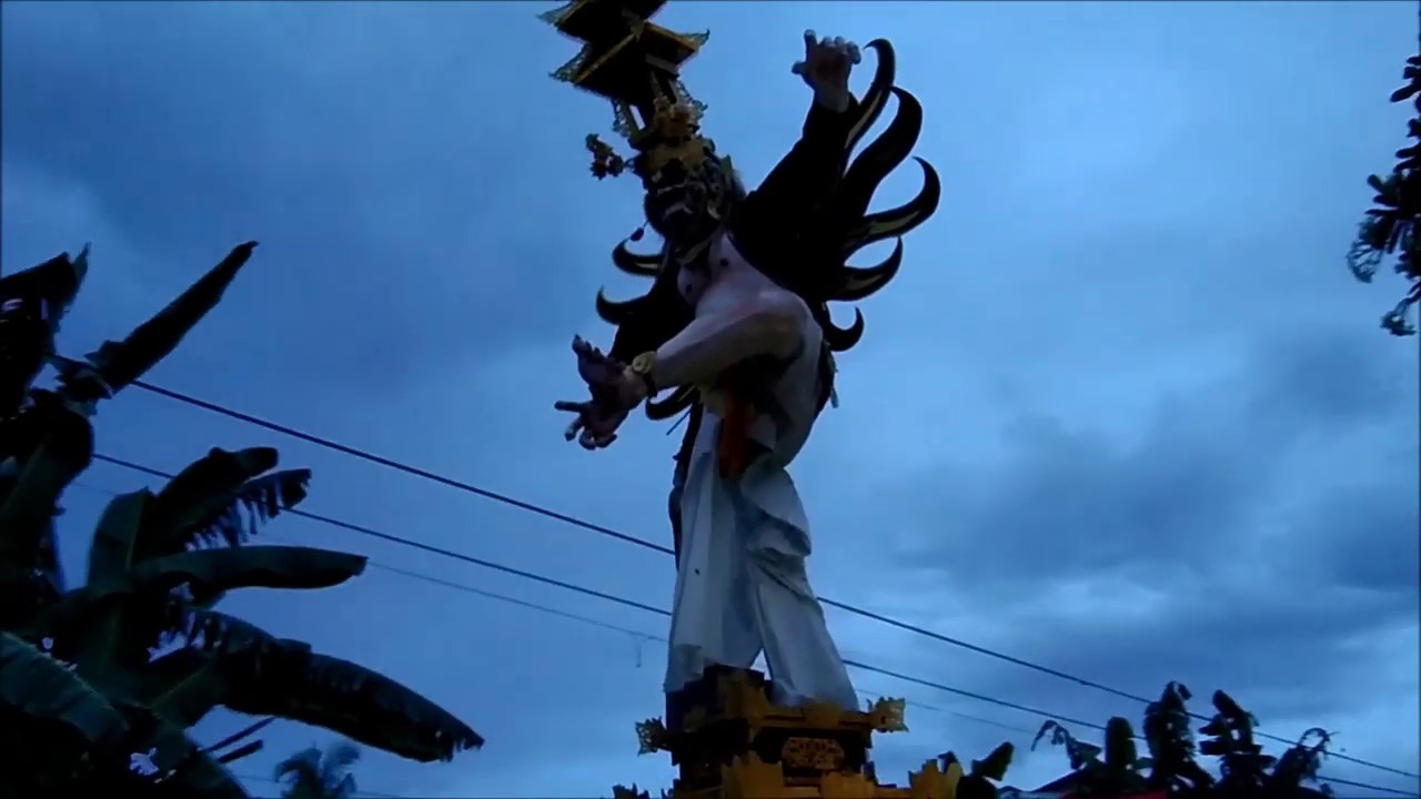 Ogoh Ogoh Desa Sinabun 2019 - YouTube