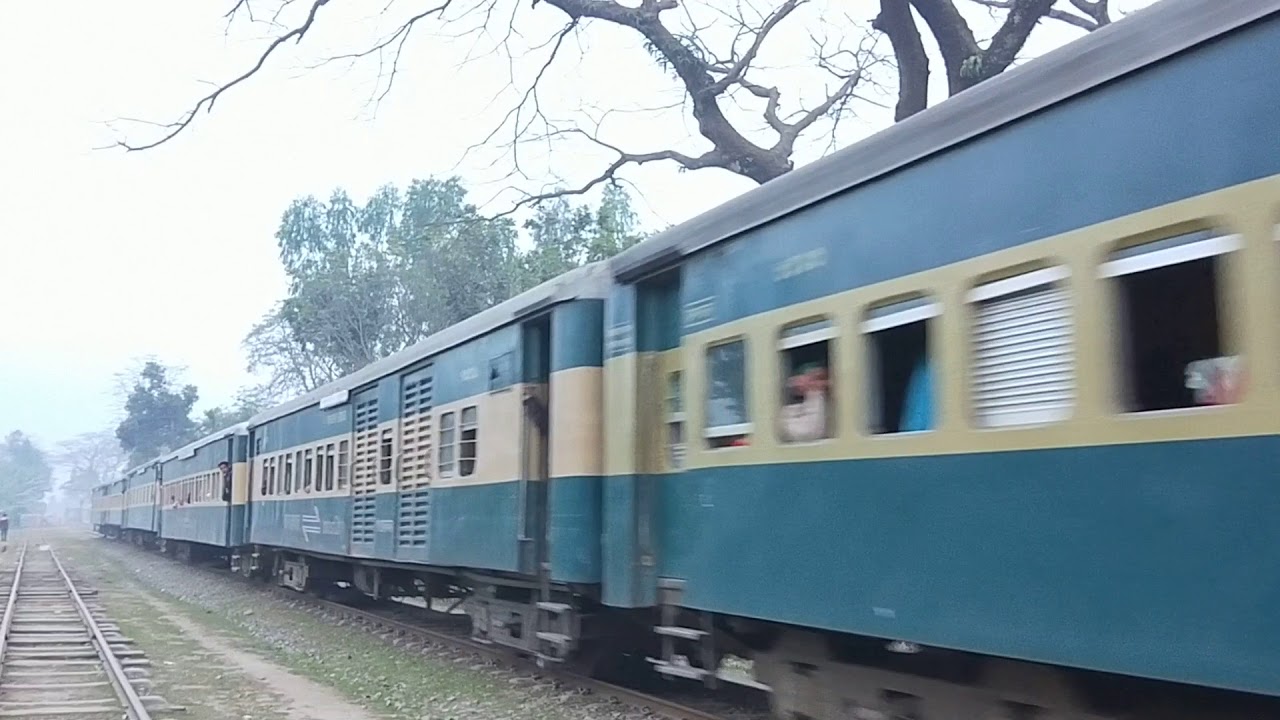 Dolonchapa Express approaching Bamondanga station - YouTube