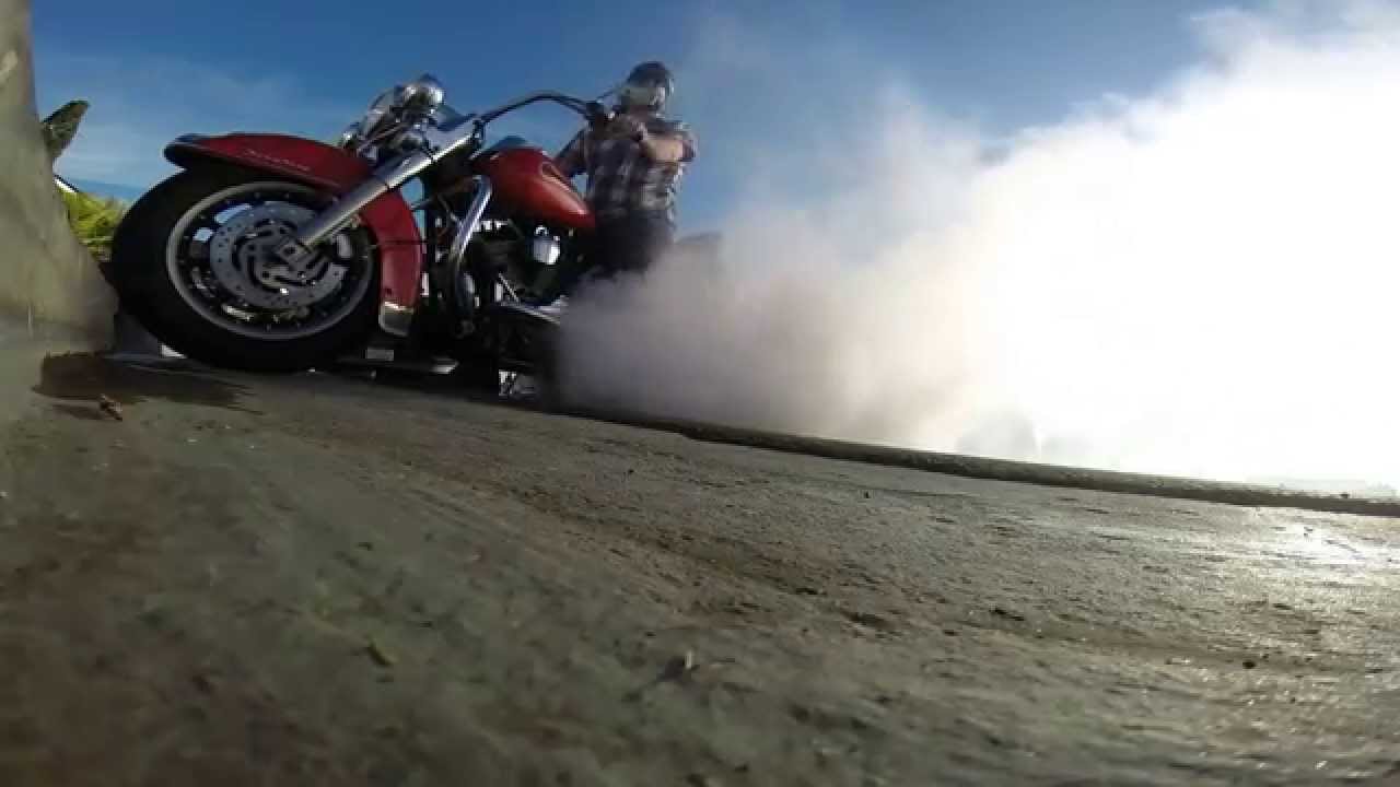 Harley Burnout!!! - YouTube