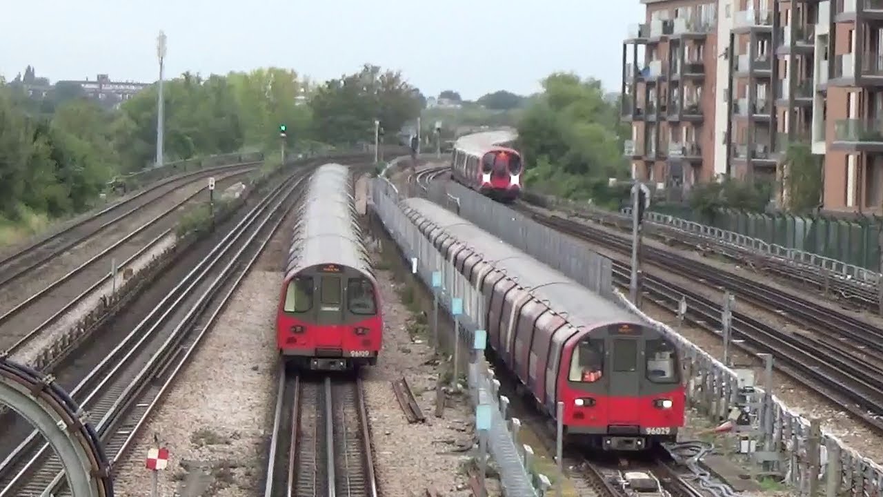 London Underground 2023-Metropolitan & Jubilee Lines at Finchley Road ...