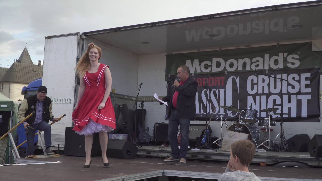 Miss Fuzzy Dice på Fisketorget - YouTube