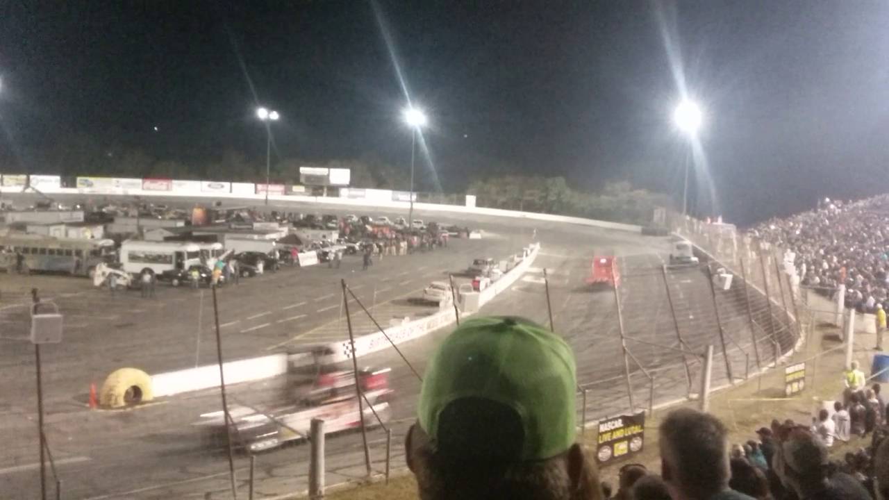 Truck race hickory motor speedway round 1 - YouTube