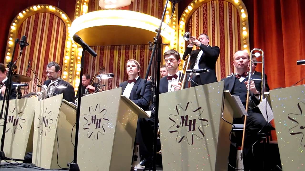 Marc Hartmann Tanzorchester // shaky recording - YouTube