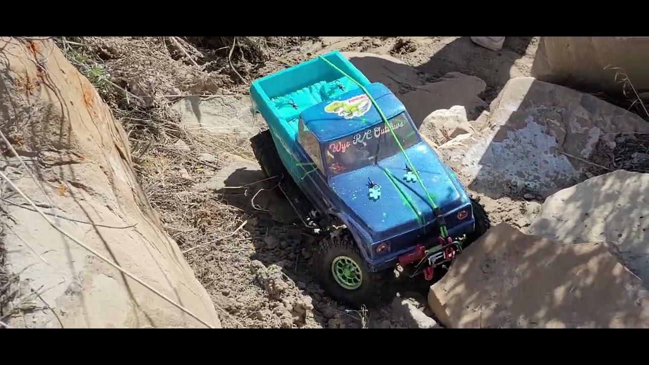 Axial scx10 ii's jlu, pinched chevy wraith spawn build, prt 2 water ...