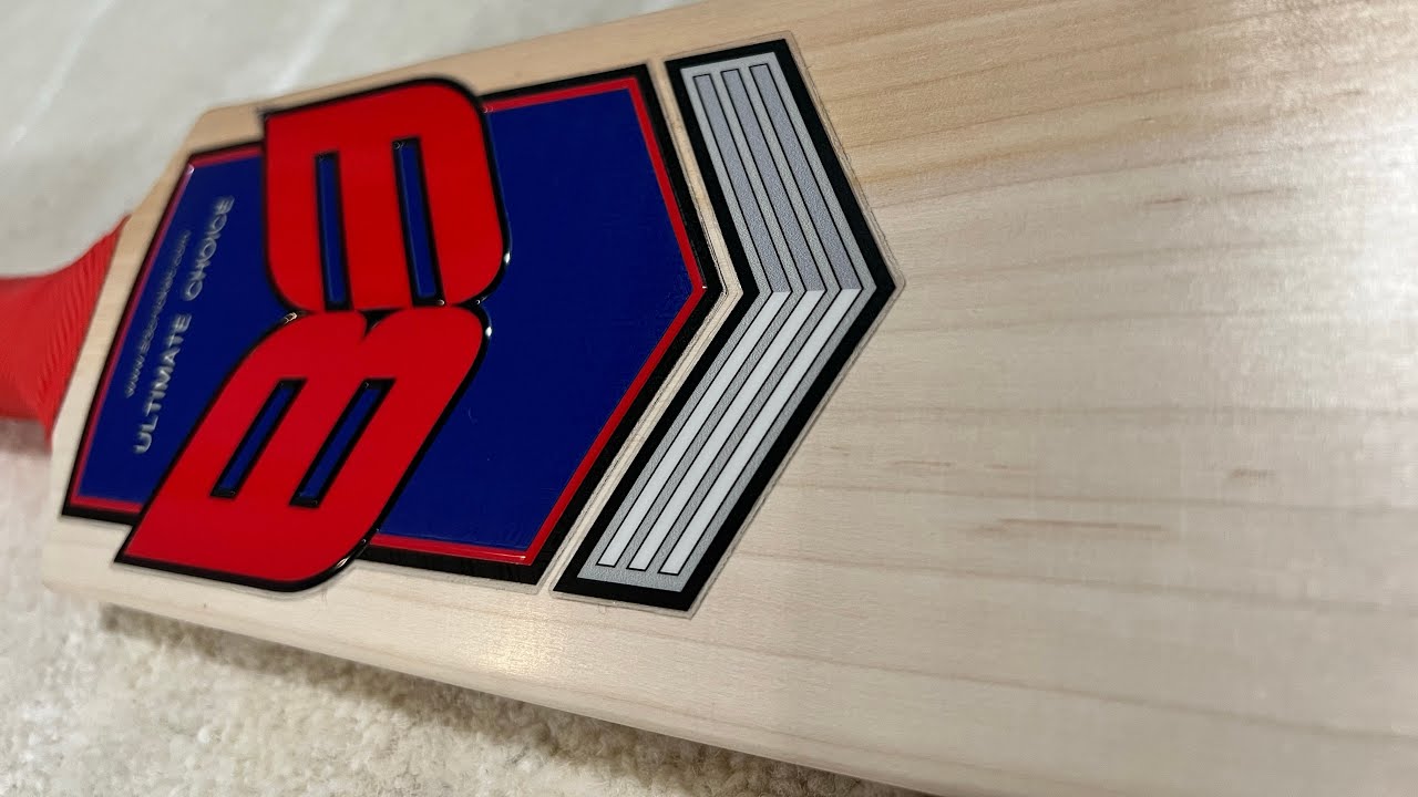 B3 BOLT 3 Stripes Grade 1 Cricket Bat Review - YouTube