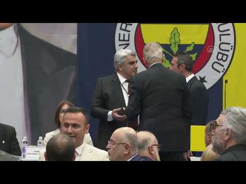 Fenerbahçe Yüksek Divan Kurulu'nda gerginlik! Vefa Küçük’ün aleyhindeki konuşma ortalığı karıştırdı!