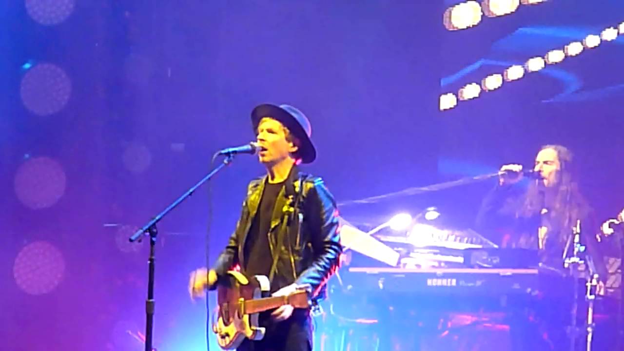 Beck - Dreams -- Live At Best Kept Secret 17-06-2016 - YouTube
