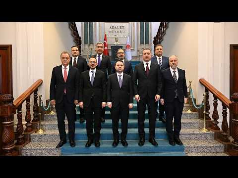 Bakan Gürlek Türkiye Barolar Birliği Başkanı ve Beraberindeki Heyet ile Bakanlıkta Bir Araya Geldi