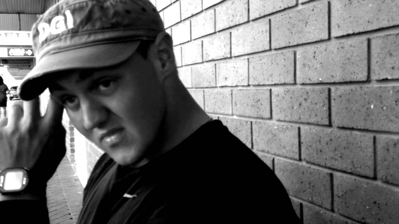 Jem Smith 2012.10.05 on living in a small country town - YouTube