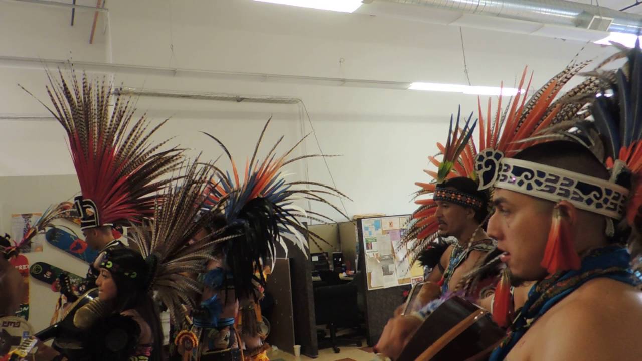 A la batalla mi Capitan. Alabanza Conchera.Danza azteca. - YouTube