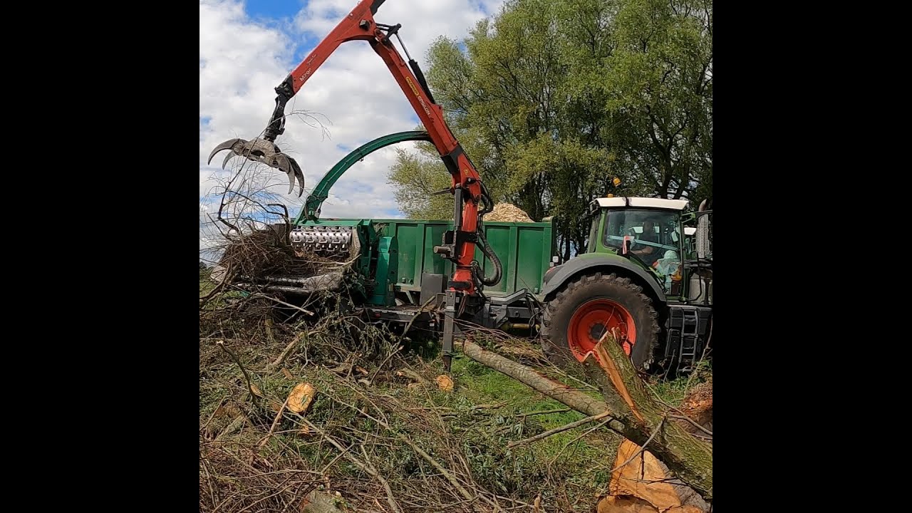 Fendt 939 , 593z Jenz Chipper what a Beast - YouTube
