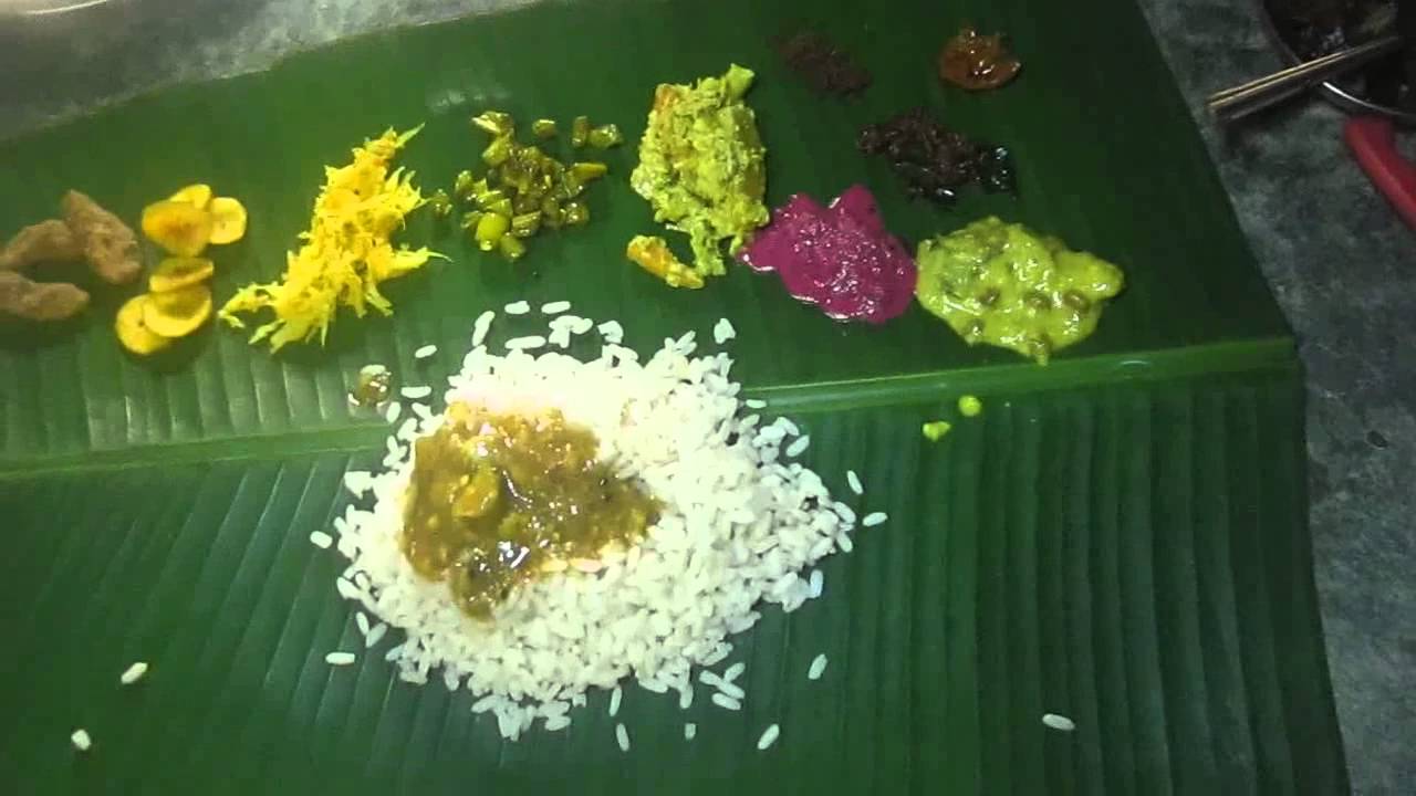 Traditional Kerala Style Onam Sadhya............. - YouTube