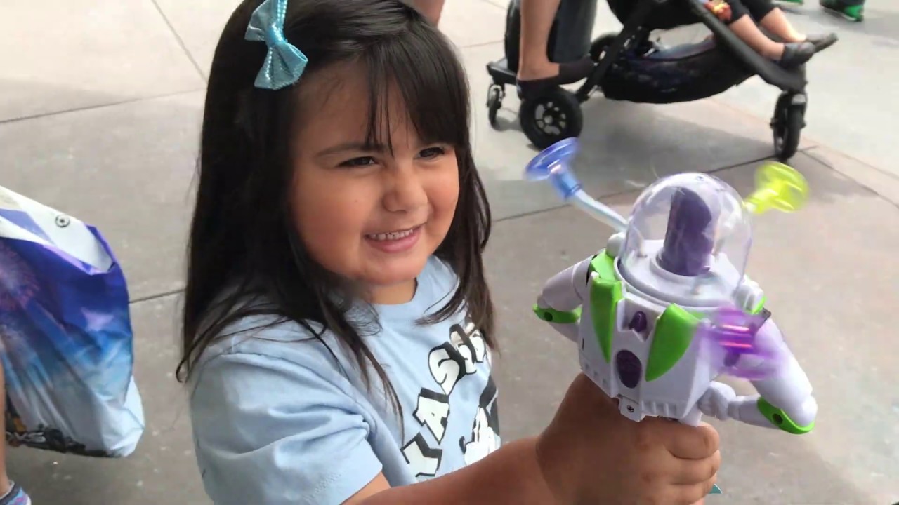 Sofias day at Disney California Adventure! - YouTube