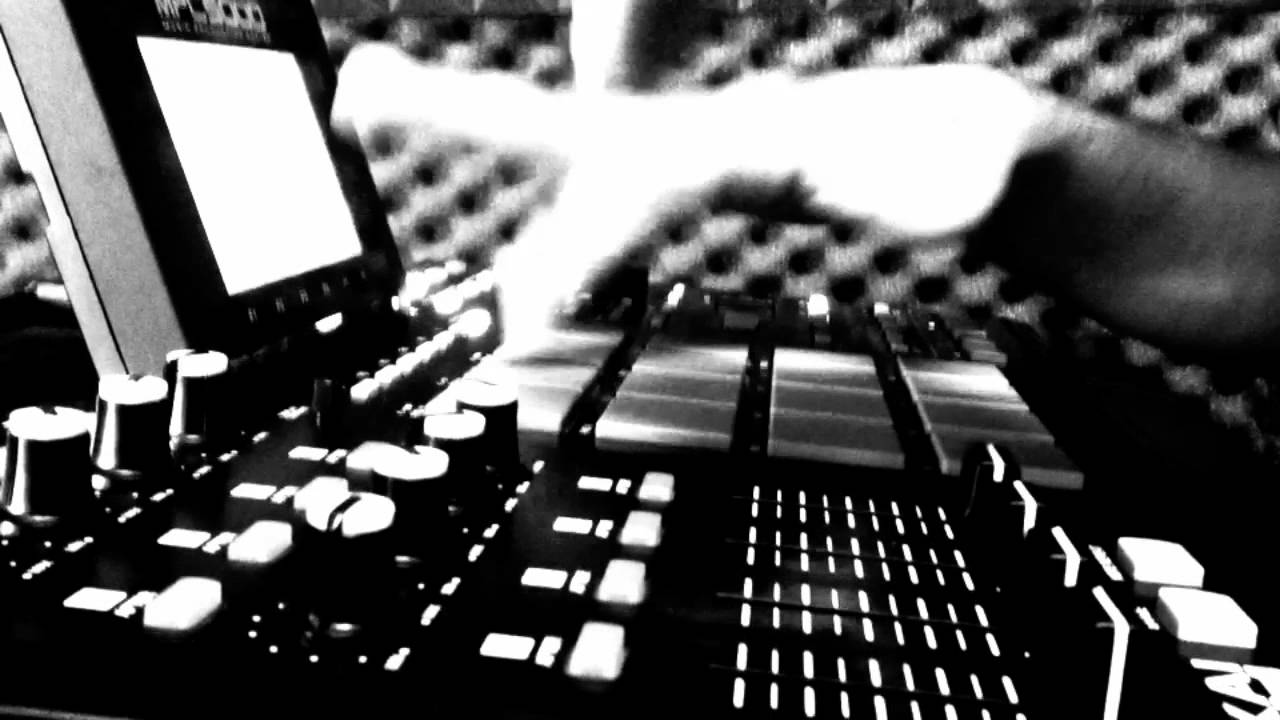AKAI MPC 5000 STUDIO SESSION - YouTube