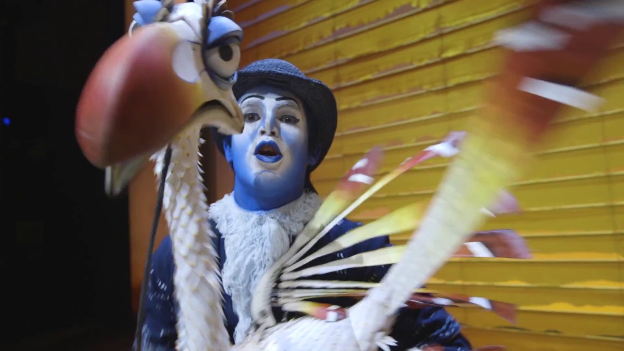 El Rey León. Conoce al personaje de Zazú - YouTube