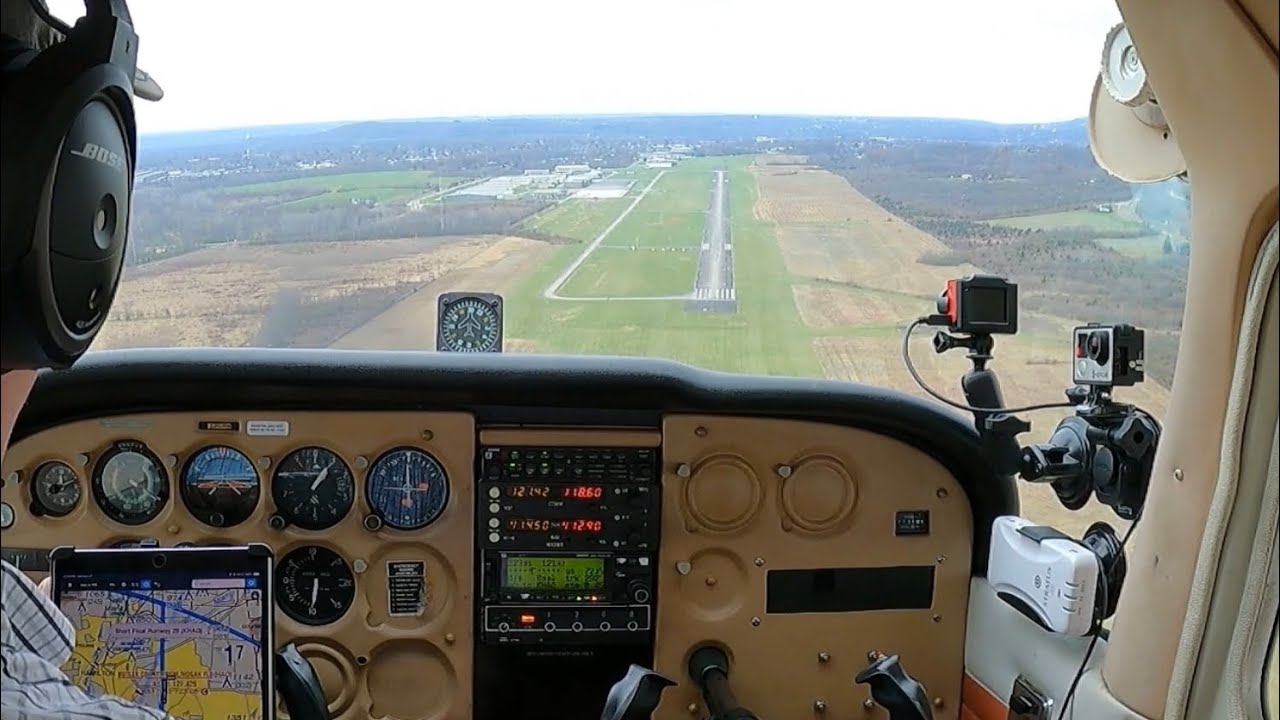 Takeoffs & Landings in Cessna 172 Skyhawk - YouTube