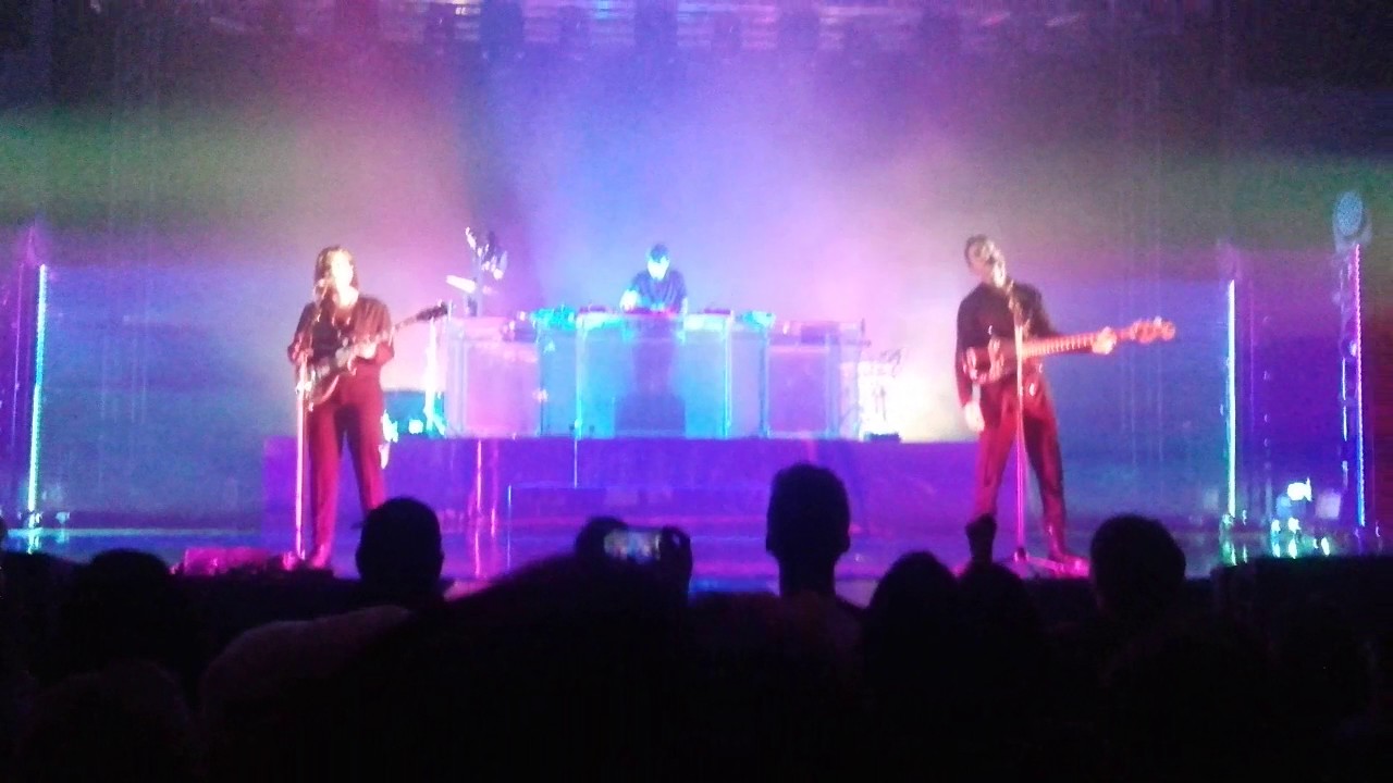 Jamie xx - Loud Places - YouTube