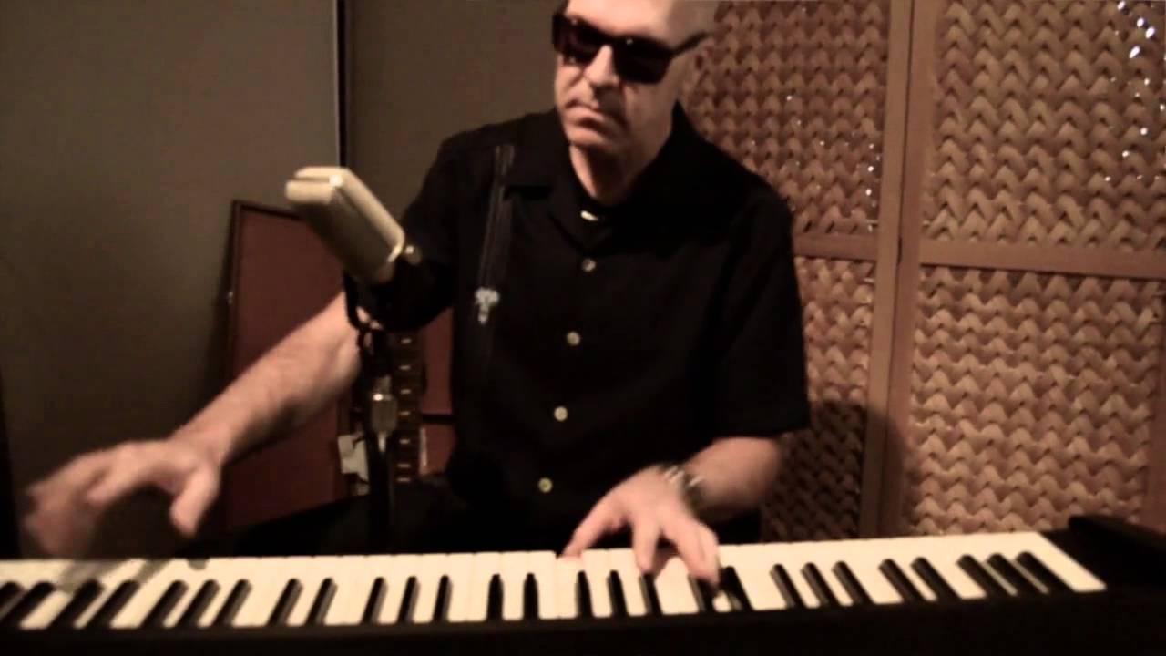 Mr Breathless Trio - I Like It Like That - YouTube