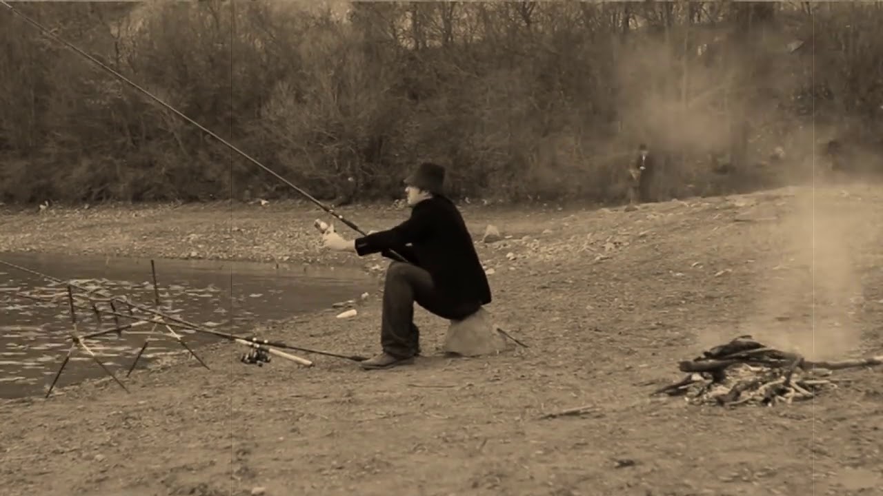 Charlie Chaplin ( 1926 ) Fishing fun - YouTube
