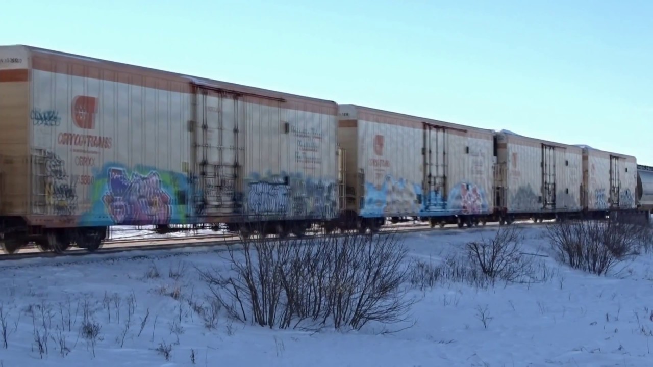 Evening Railfanning On The Canadian Pacific Mainline in Winnipeg - YouTube