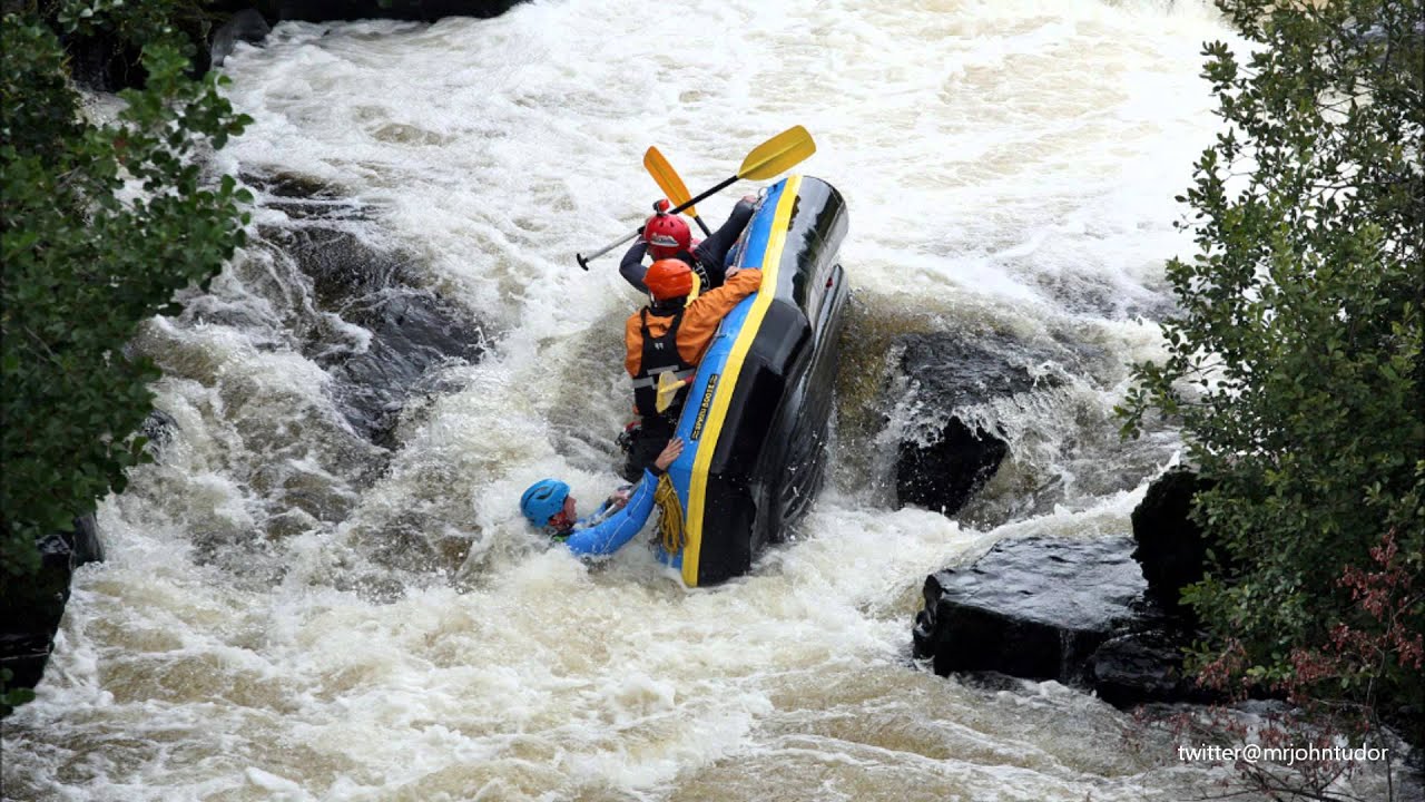 Whitewater Rafting (Llangollen Town Falls Flip) - YouTube