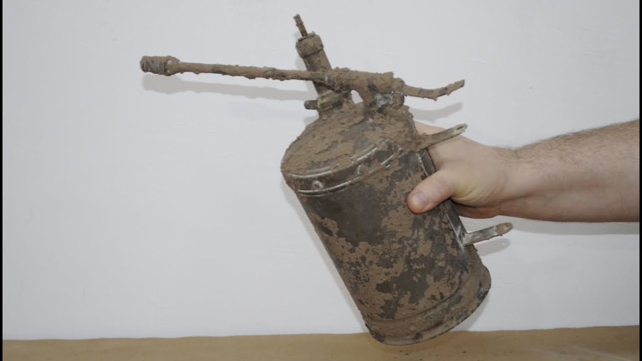 AWESOME RESTORATION of Oxidized and Vintage Sprayer 50's - YouTube